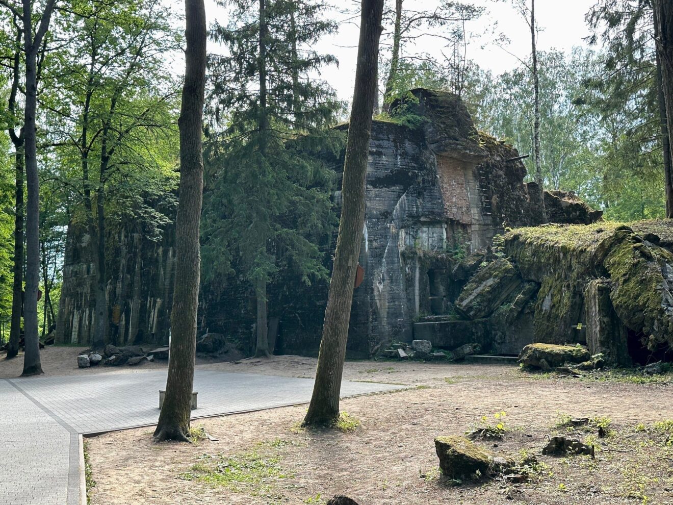 Vlčí doupě: Hitlerův bunkr a tajný hlavní stan v Polsku
