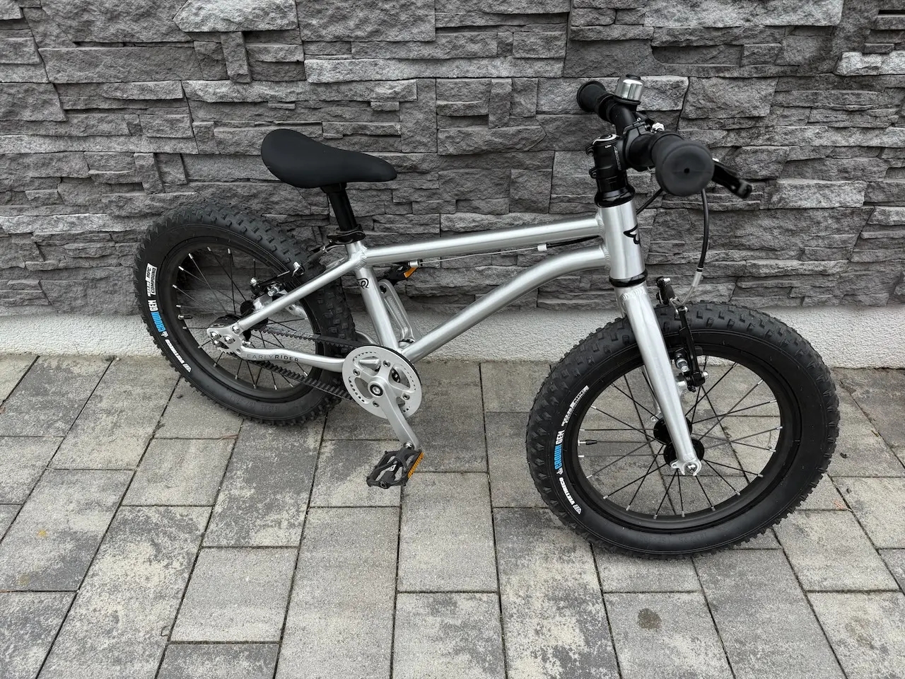 Early Rider Seeker 16 recenze: Kolo, které se nebojí bláta!